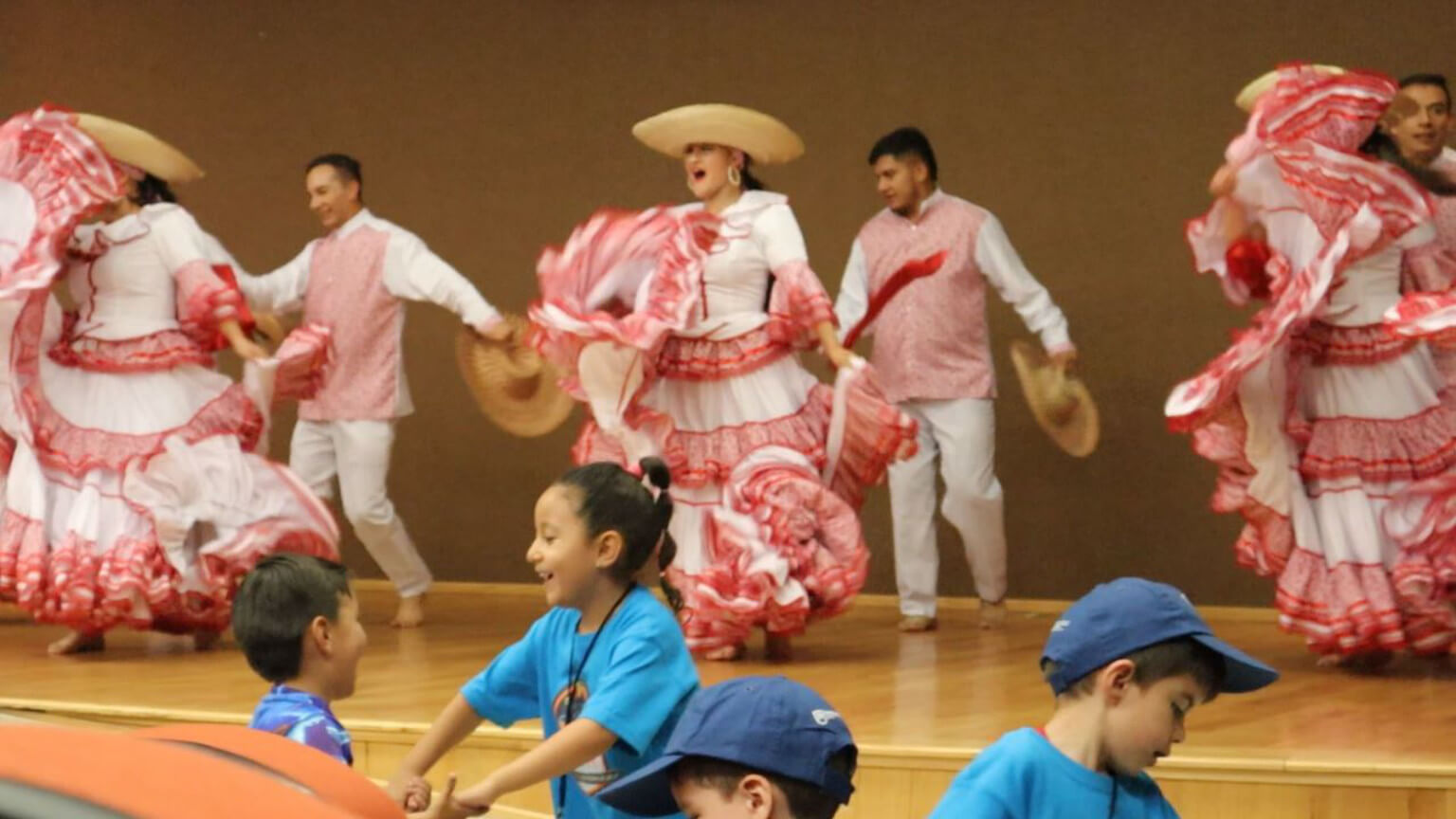 Se extiende al Campamento del Zigzag la alegría del 26 Festival ...